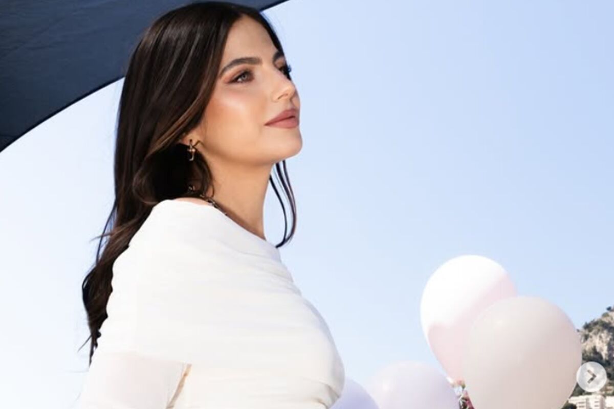 Wil je zien: Kelly Piquet geniet van extravagante babyshower