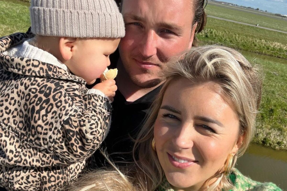 Gooische moeder Florine: 'Ik vind basisscholen in Nederland zo streng'